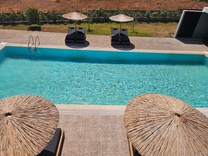 Mat Suites By The Sea - Rodi