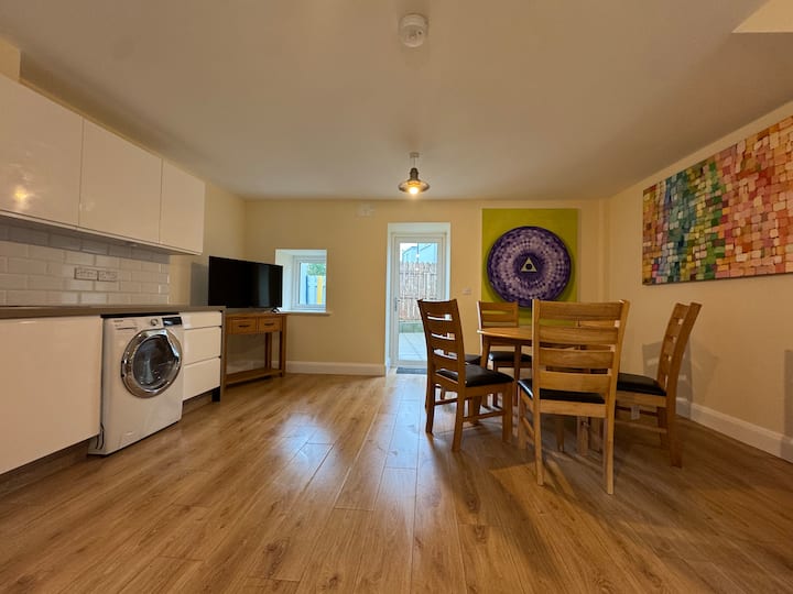 The Art House 18 - Bohermore Galway - Galway