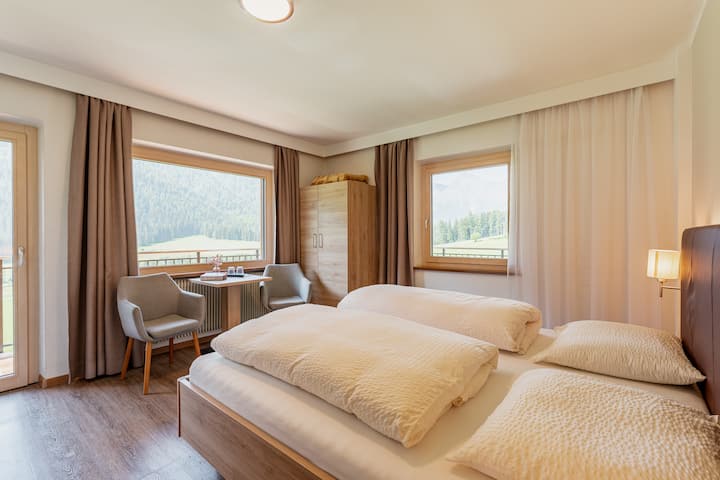 Doppelbettzimmer Mit Balkon Und Bergpanorama - Sterzing
