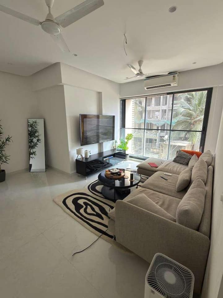 Designer’s Bandra Flat | Room - Mumbai
