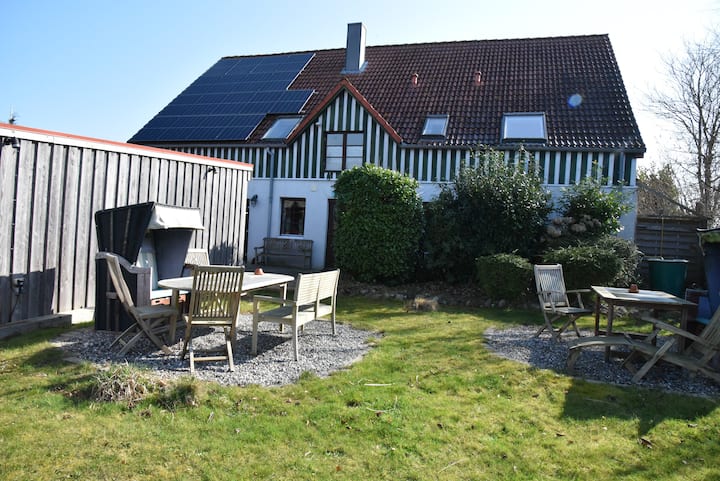 Gemütliche Wohnung, Mit Großzügigen Garten - Panker