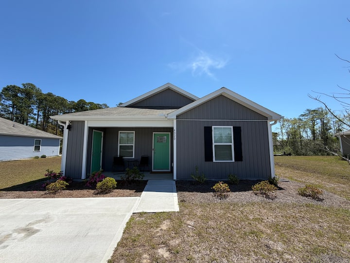 Coastal Comfort Near The Best Of Brunswick County - Oak Island, NC