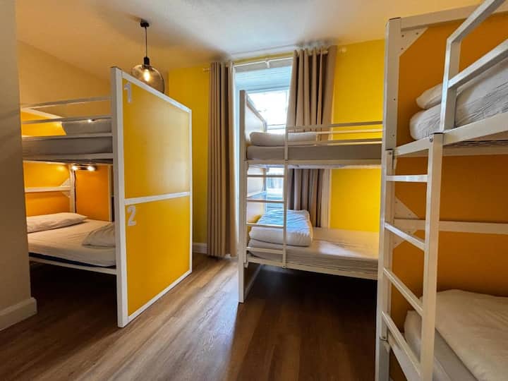 Bed In The Shared Hostel - Edinburgh