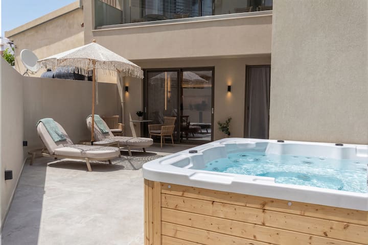 Lemar 2 Bedroom Deluxe House With Jacuzzi - Hersonissos