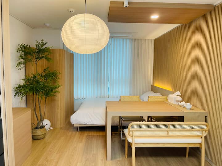 [인더시티 충무로] #무료짐보관#충무로역3분#명동역 & Ddp역 1정거장# 4인객실 - Séoul