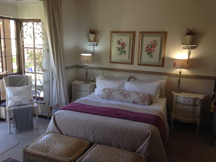 Periwinkle Blue - Room 1 - Clarens