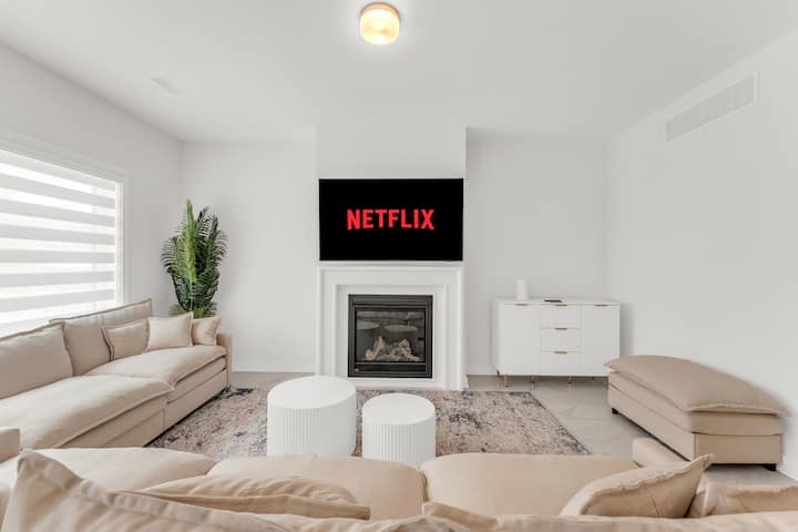 Luxury 5br|14 Guests|scarborough|3 Parking - Toronto