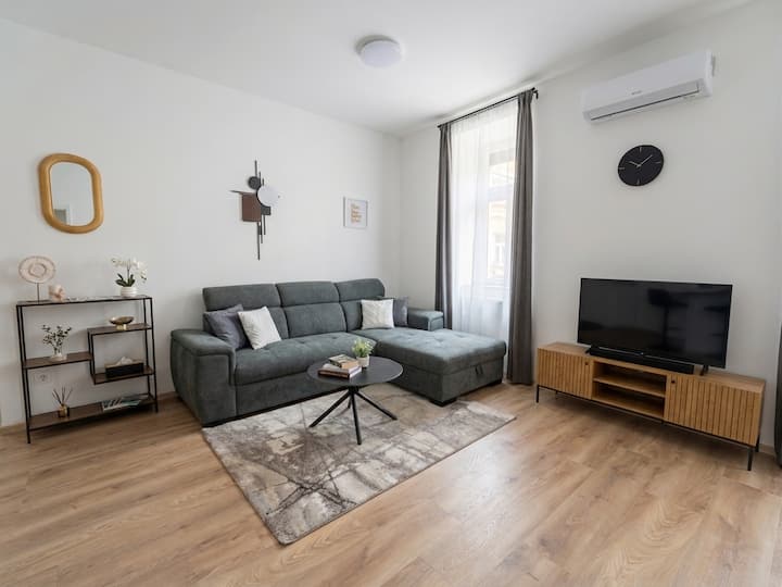 R03 Central Residence Sopron - Sopron