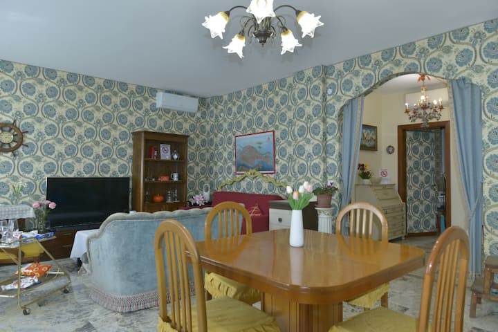 ！Recommend:)lovenice Apartment 强烈推荐威尼斯火车站豪华套房！华人民宿 - Mestre