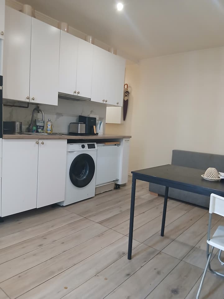 Appartement Climatisé Cozy A  Nation 
Joli 2 Piece - Paris