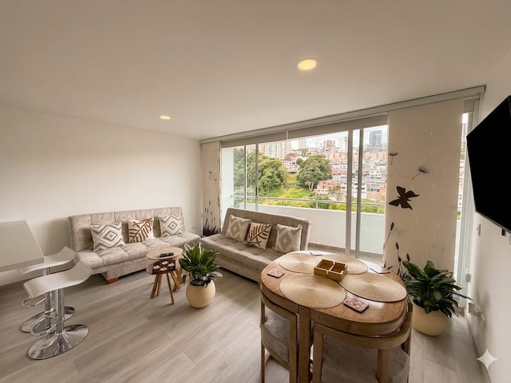 Sophisticated & Spacious | Prime Location - Manizales