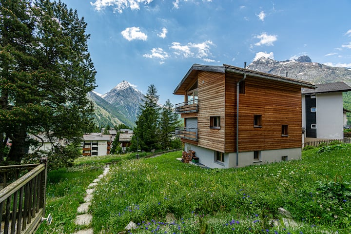Chalet Sperling - Stylish, Spacious Family Getaway - Saas-Fee