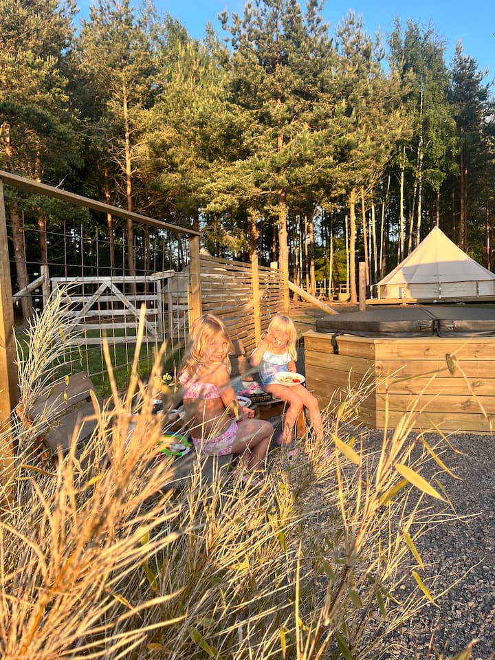 Nyrenovererat Gästhus På Alpackagård - Gränna