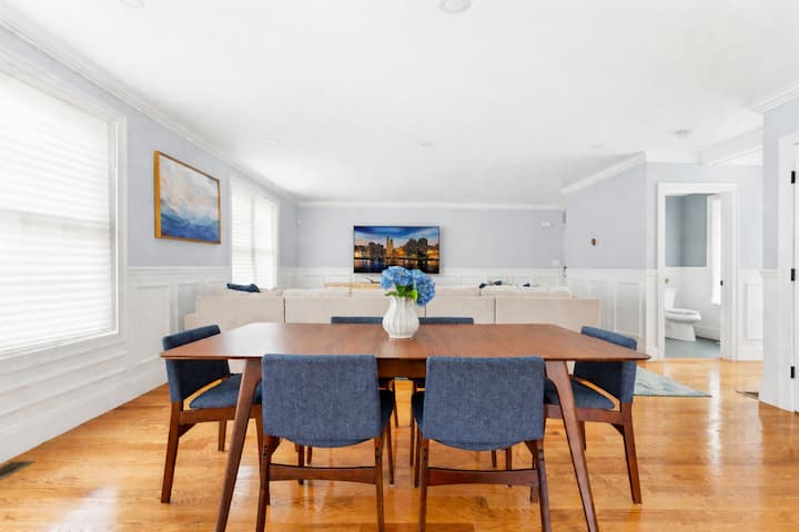 Luxury Modern Boston Townhome W/ Parking! - Boston, MA