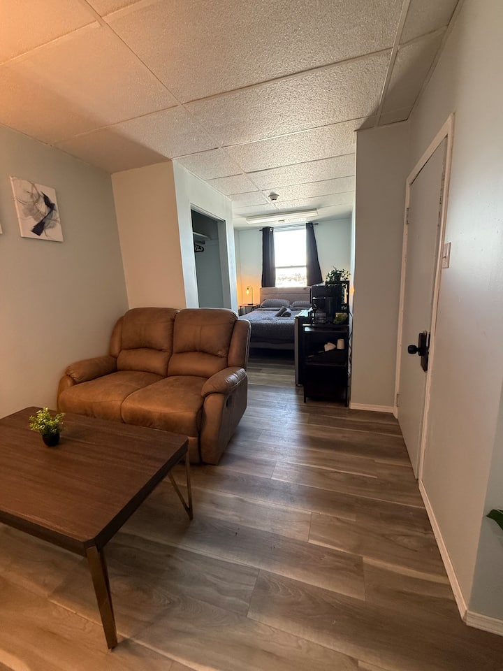 New Avenue Hotel - The Pas