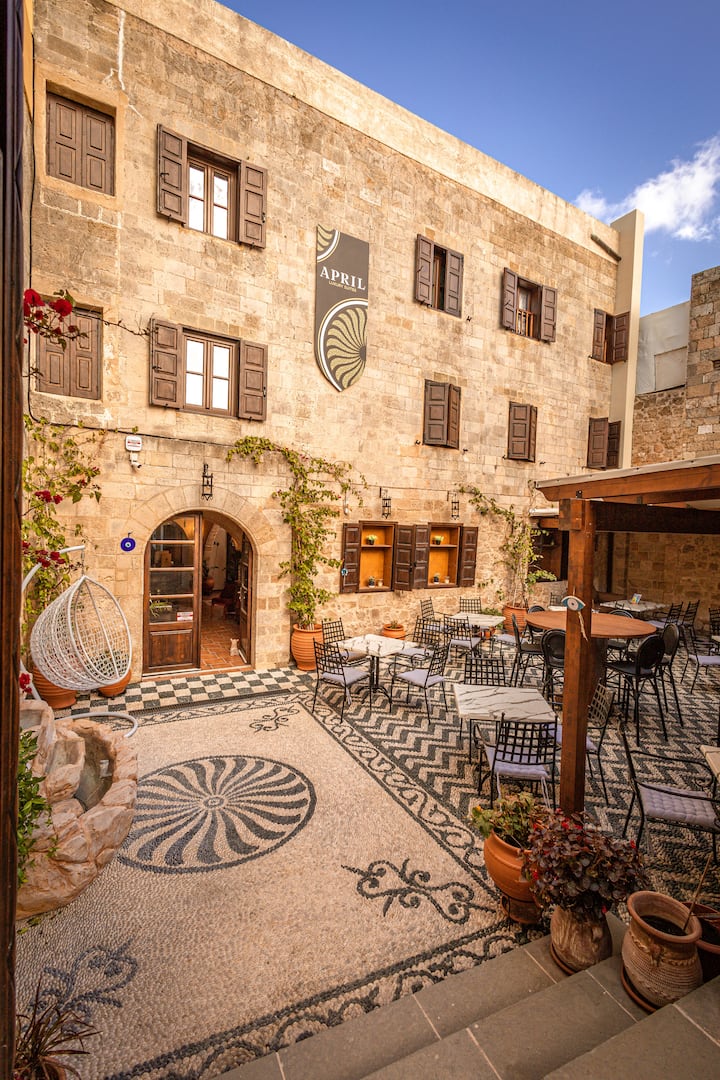 April Rodos Traditional Guesthouse - "Appolonas" - Rhodes (Greece)