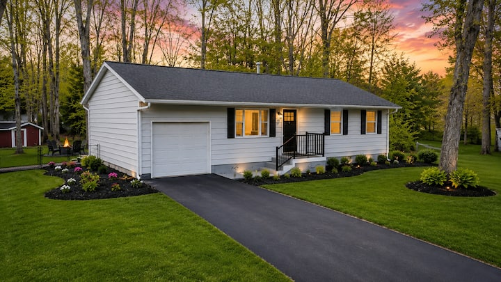 Quiet Saratoga 3 Br Home With Grill And Fire Pit - Saratoga Springs, NY