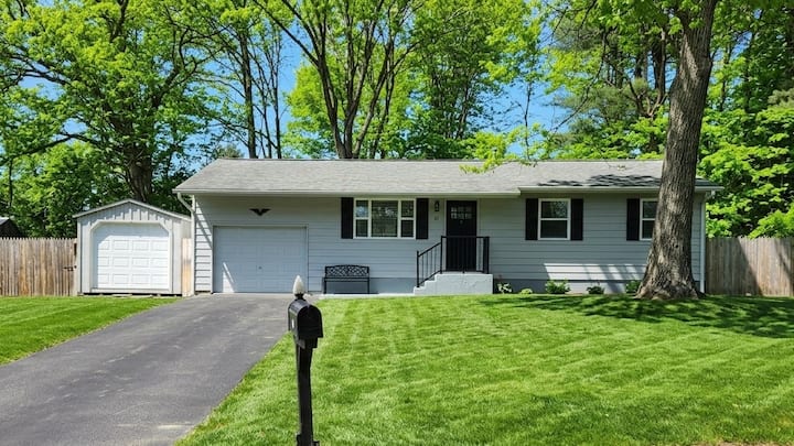 Quiet Saratoga Home • Game Room • Fire Pit - Saratoga Springs, NY