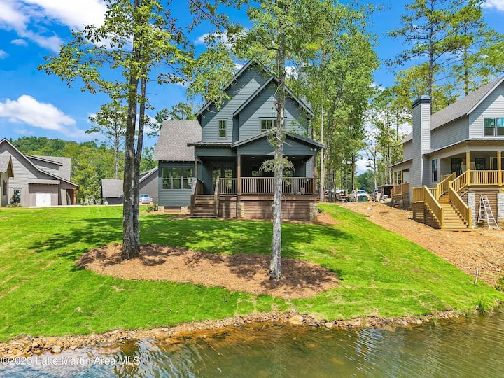 Pine Cove At Lake Martin. Sleeps 10! - Lake Martin, AL
