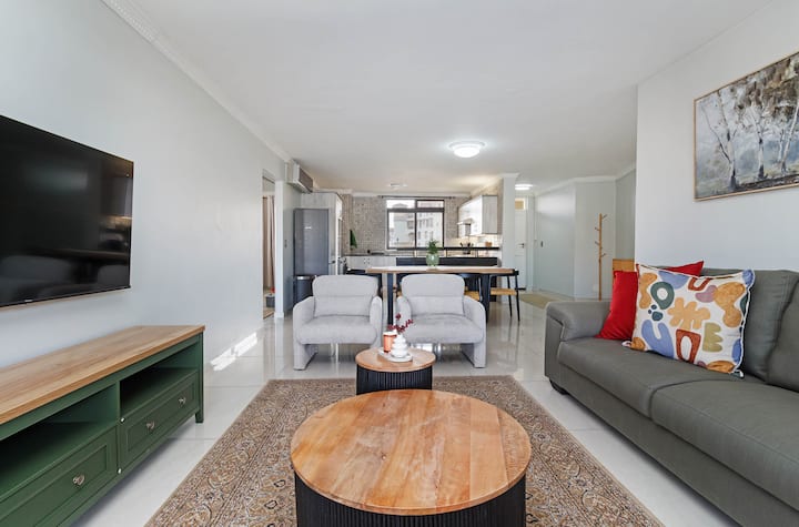 Modern 2br With Pool And Gym, Close To Canal Walk - Le Cap