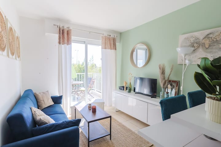 T2 Face Au Port Avec Piscine Parking Gratuit +Clim - Nizza