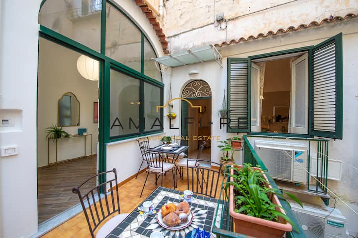 Due Appartamenti Contigui Centro Storico Di Amalfi - Amalfi