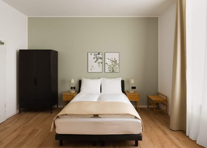 Kaiserslautern Rummelstr. |Queen Room - Wheelchair - Kaiserslautern