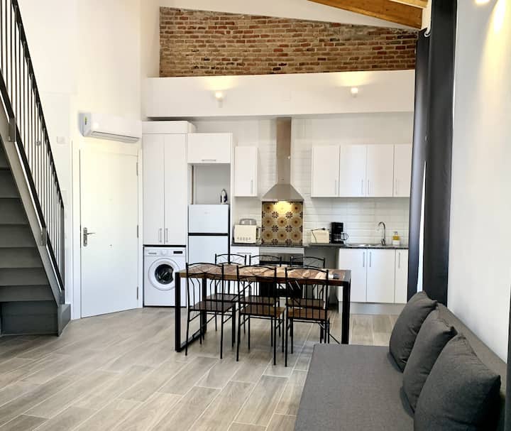 Homenfun Vila Badalona Iii - Badalona