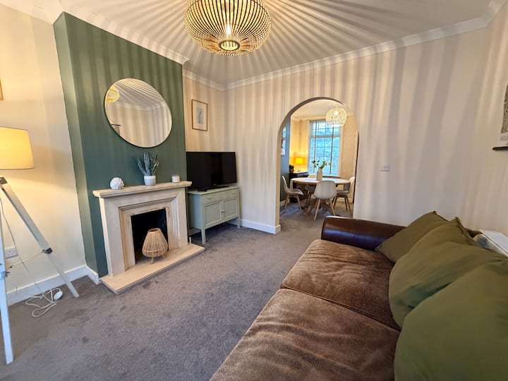 Simple And Comfortable Base In Hythe. - Hythe