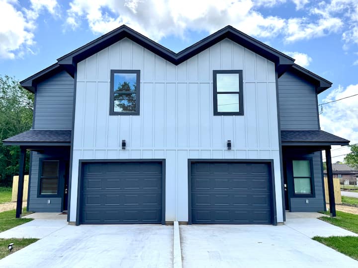 Modern Clean & Quiet 3br Near Plants & Hospitals - Beaumont, TX