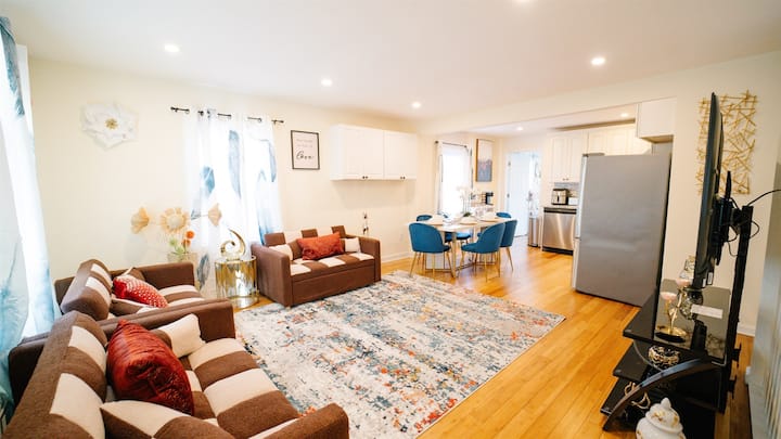 5br Near Dc Sleeps 20+ | Yard & Parking - Fairfax, VA