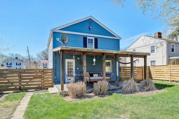 The Bluebird~cozy & Central~fenced Backyard! - Roanoke, VA