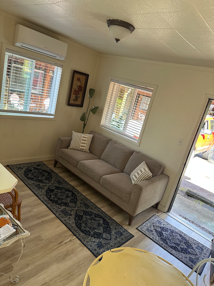 Motel Del Rogue Kitchen Suite #14 - Grants Pass, OR