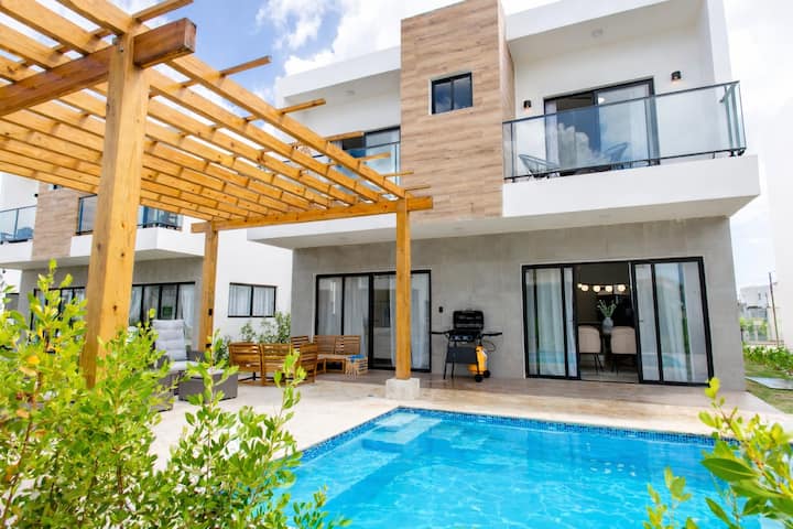 Modern Vacation Villa W/ Pool 3br • Prime Location - Punta Cana