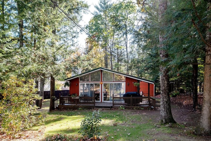 Charming Cottage With Private Lake - Alton, NH