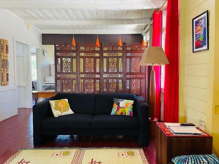 Traditionele Bovenwoning - Paramaribo