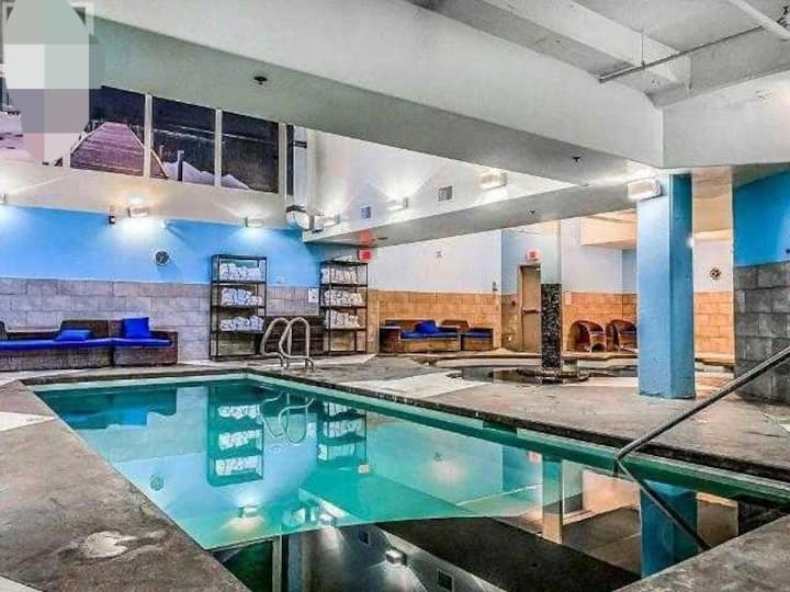 Mountain View 1br, Ac, Pool, Hot Tub, Free Parking - Canmore