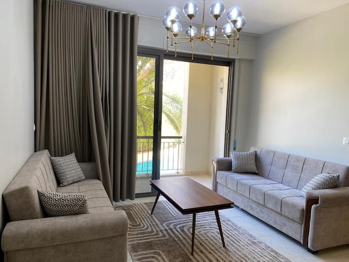 Poolside With Private Terrace & Mountain Views - Aqaba