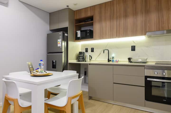 Departamento En Edificio Hit, Luminoso Y Práctico - Paraguai