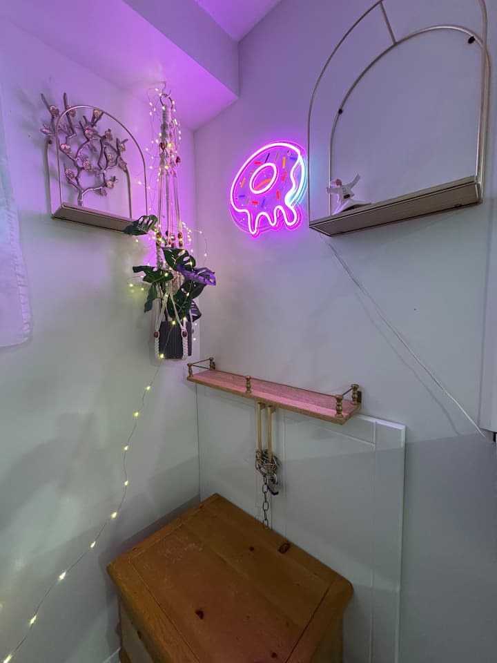 Cozy Basement Apartment With Workspace Area - Oshawa