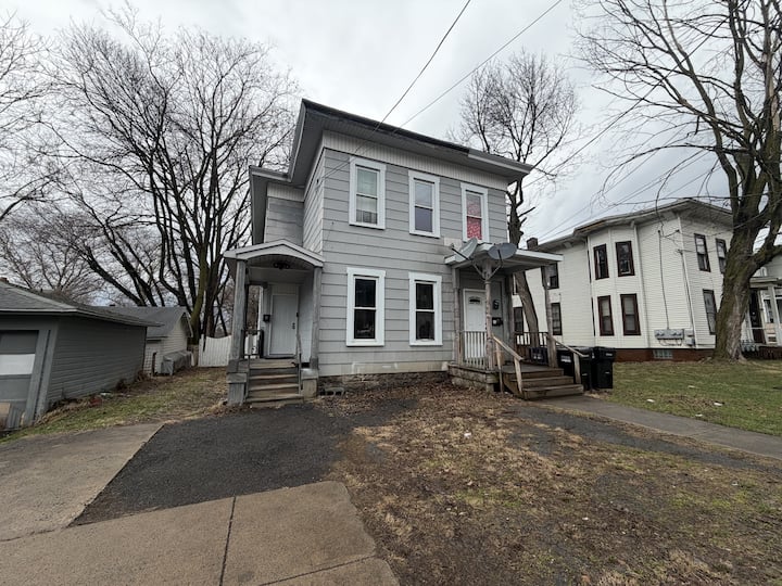 Family Friendly Apt Near Destiny Usa & Aquarium - Syracuse, NY