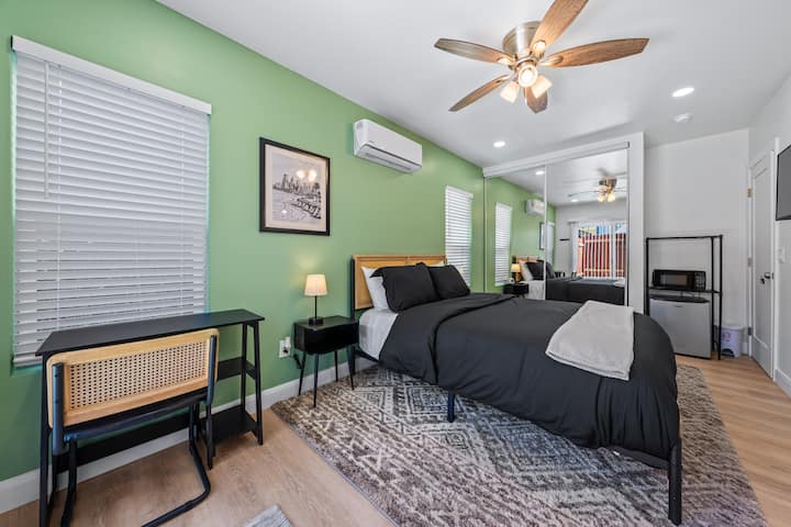 Private Room Retreat | Heart Of North Park - San Diego, CA