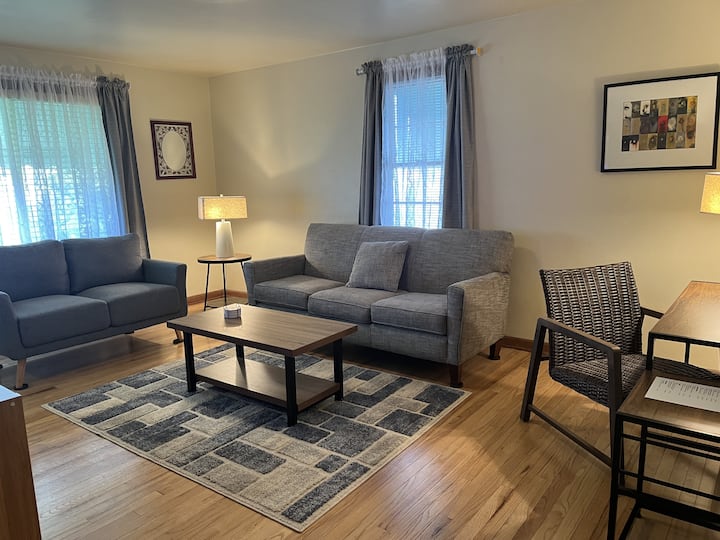 Cozy South Bend Retreat - 사우스벤드