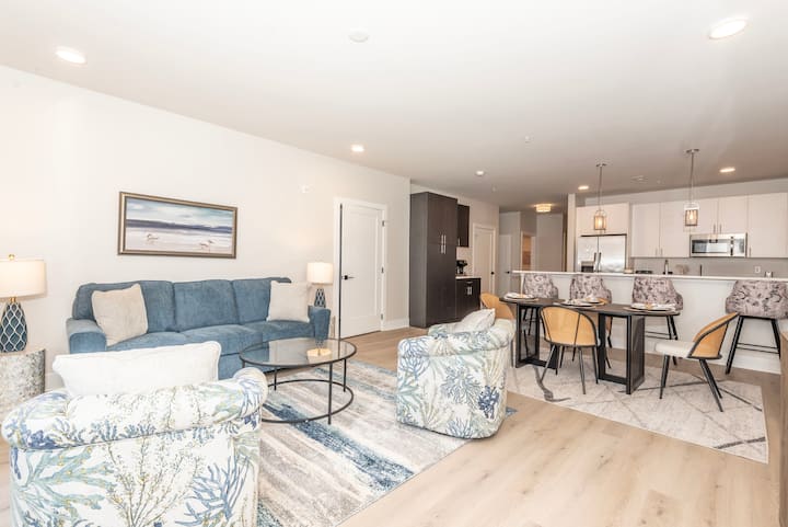 Spacious 3br Condo In Flats At Coastal Station - Rehoboth Beach, DE