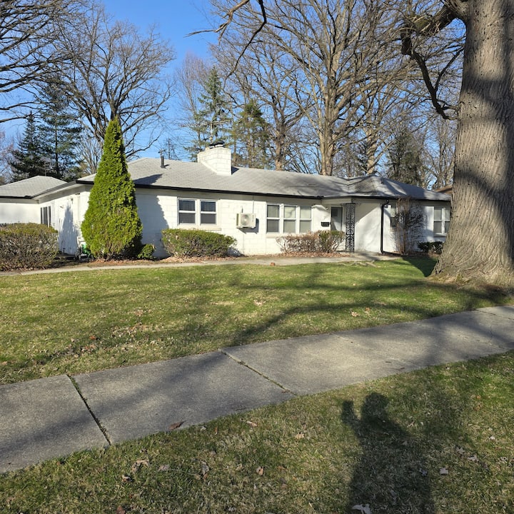 Very Nice Home On A Coveted Block. - Roseville, MI