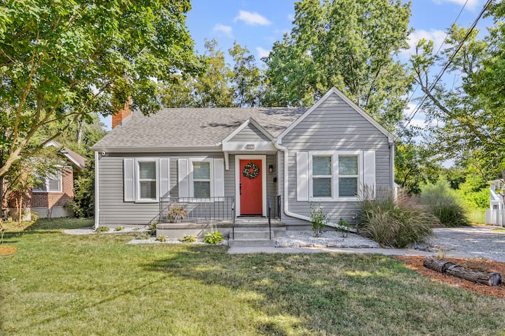 Fenced-in Backyard, Separate Living Areas - Columbia, MO