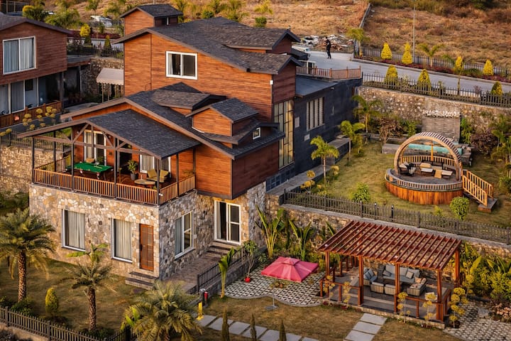Luxe 3br Villa | Lawn, Bbq, Pool Table | Rajpur - Dehradun