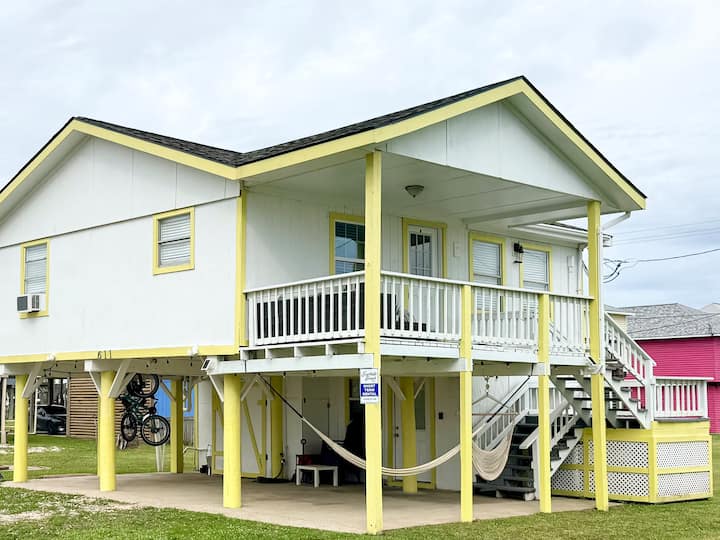 Beach Home • Bring Pets• Walk To Sand & Fishing - Freeport, TX