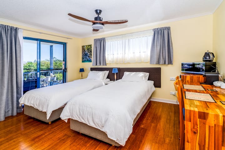 5th Floor Mantra Stay | Skyline & Water Views - Hervey Bay