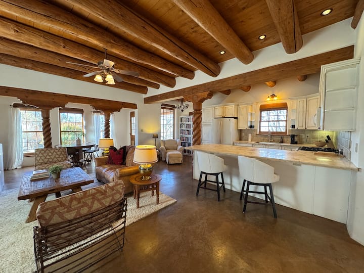 Keeper's Cottage - Taos, NM